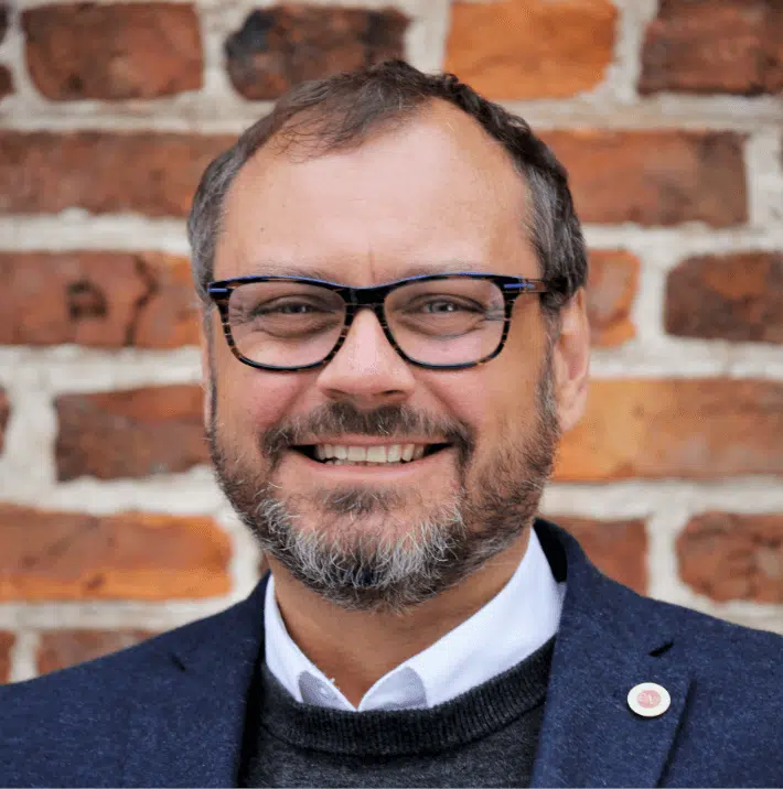 About Us | Meet The Team | Passionate About All Things Digital